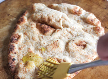 Easy Apple Fig Flatbread with Arugula - A Vegetarian Appetizer