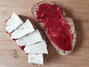 Easy Raspberry Brie Grilled Cheese Sandwich Recipe